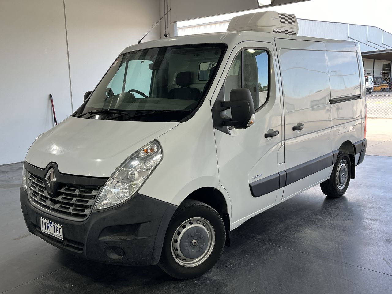 2015 Renault Master SWB Low Roof Turbo Diesel Automatic Van Auction ...