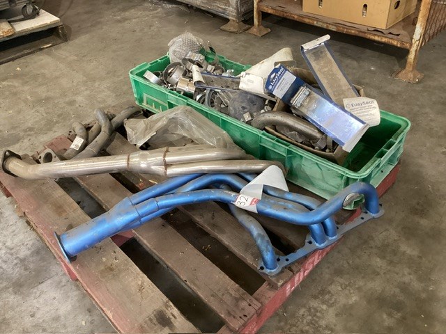 Various Genie Extractors, Qty x 3, Crate Of Various Exhaust Hardware ...