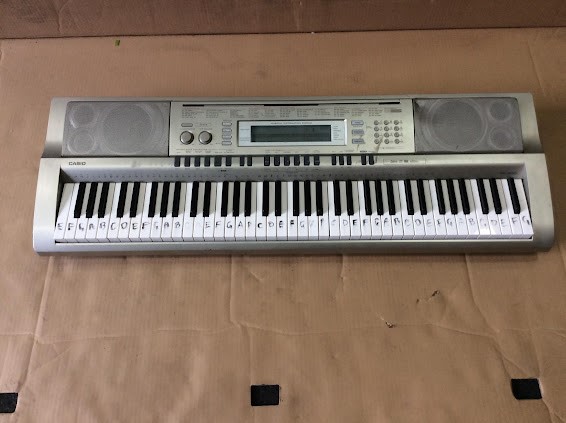Casio Electronic Keyboard Auction (0026-2566216) | Grays Australia