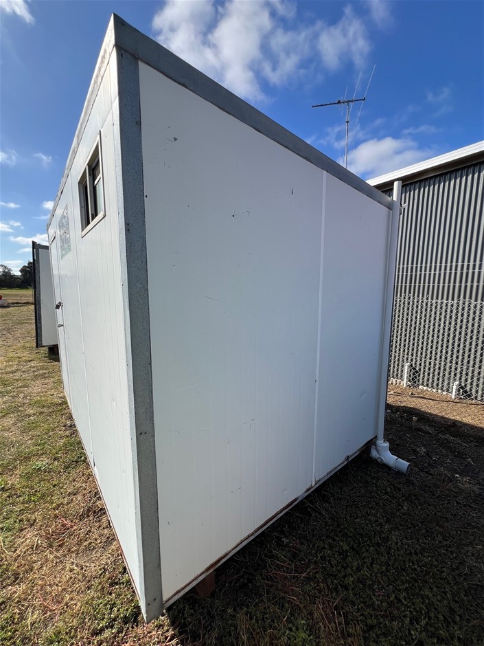 Commander Portable Toilet Auction (0002-3032608) | Grays Australia