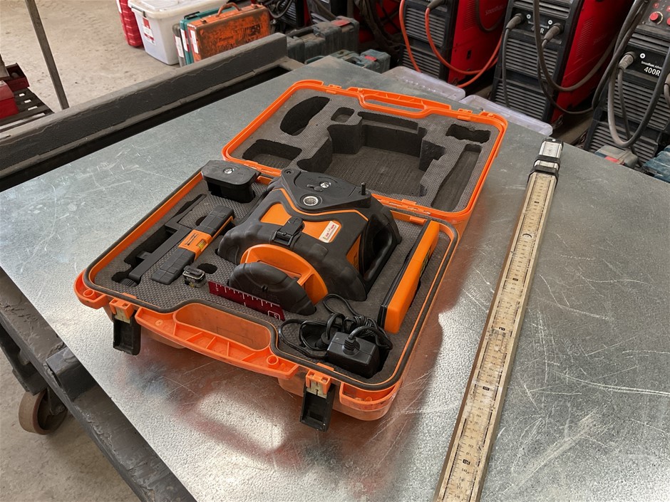 QEO Fennel Laser Level Auction (0064-3032775) | Grays Australia