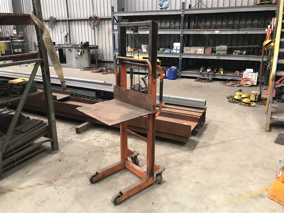 B.J Turner Mobile Lift Auction (0182-3032825) | Grays Australia