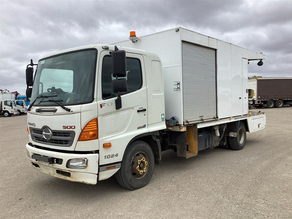 2011 Hino FD 500 4 x 2 Jetter Truck Auction (0020-3033983) | Grays ...