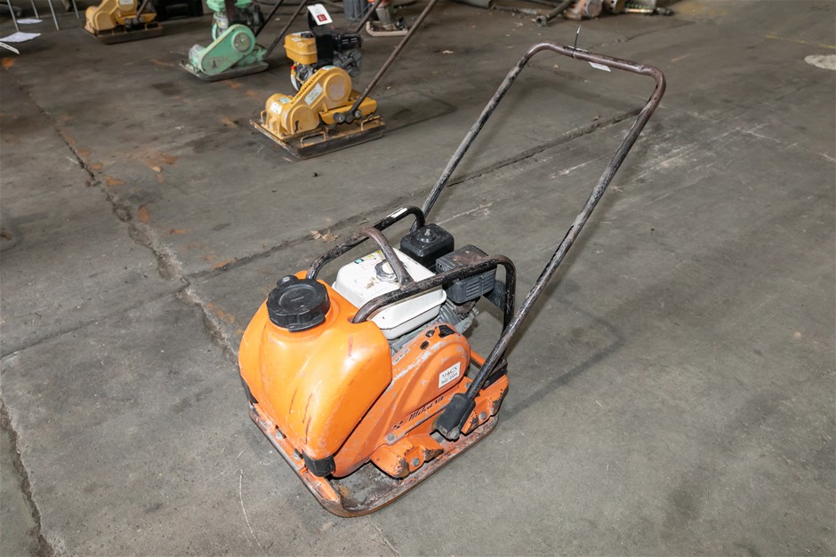 Mikasa Sangyo MVO-88GH Petrol Vibrating Plate Compactor Auction (0295 ...