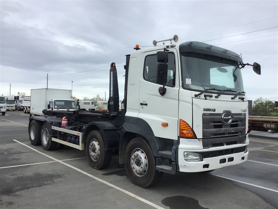 2007 Hino FY 8 x 4 Hooklift Truck Auction (0035-7057055) | Grays Australia
