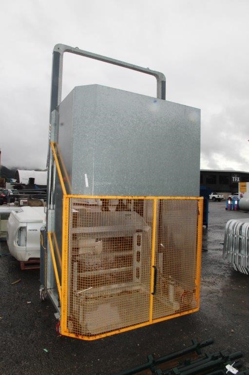 SIMPRO MEGADUMPER Mobile Hydraulic Waste Bin Tipping Machine Auction ...