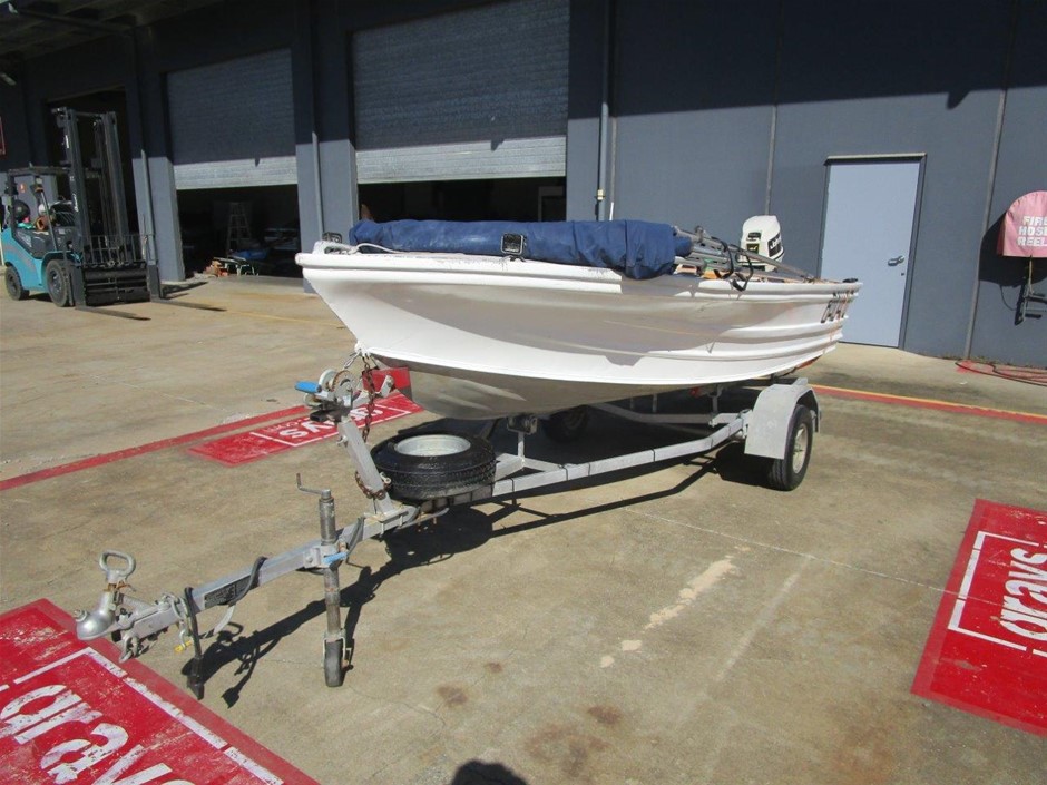 Quintrex Runabout Auction (0001-50019160) | Grays Australia