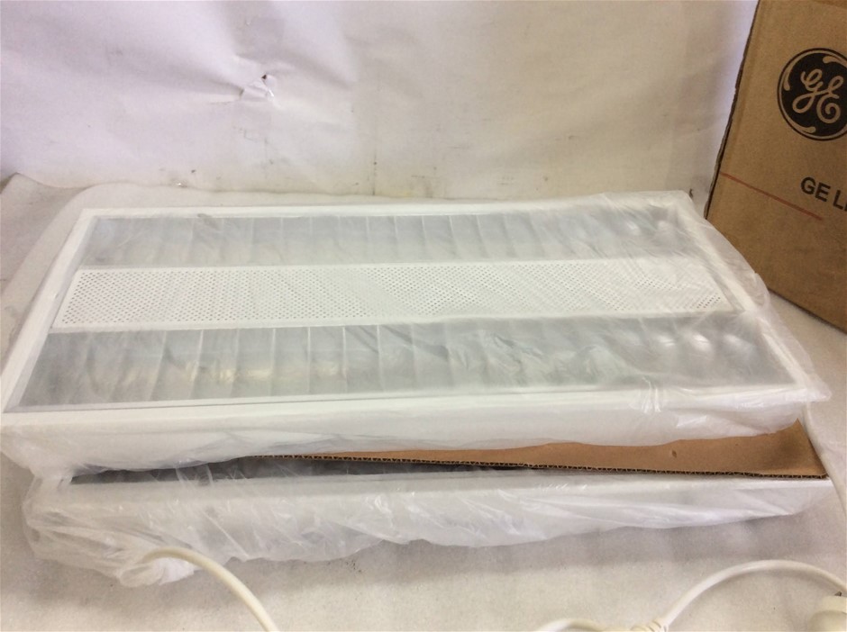 GE Lighting - T5-Louvre Fixture New Auction (0009-2568724) | Grays ...