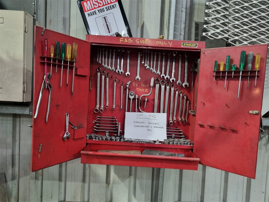 Stanley Tool cabinet And Tools Auction (0542-8020399) | Grays Australia
