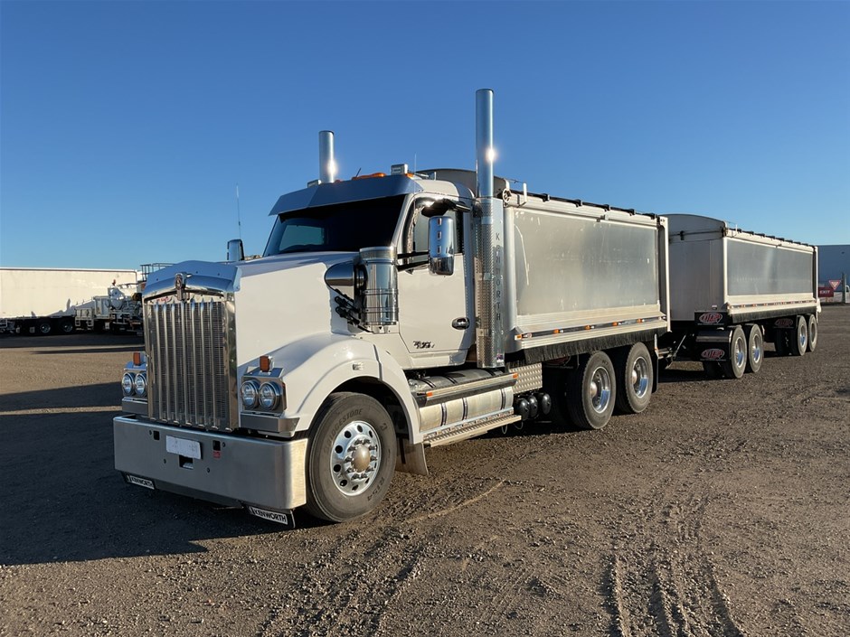 2022 Kenworth T610 Tipper Truck with 2022 BTE Dog Quadaxle Tipper ...