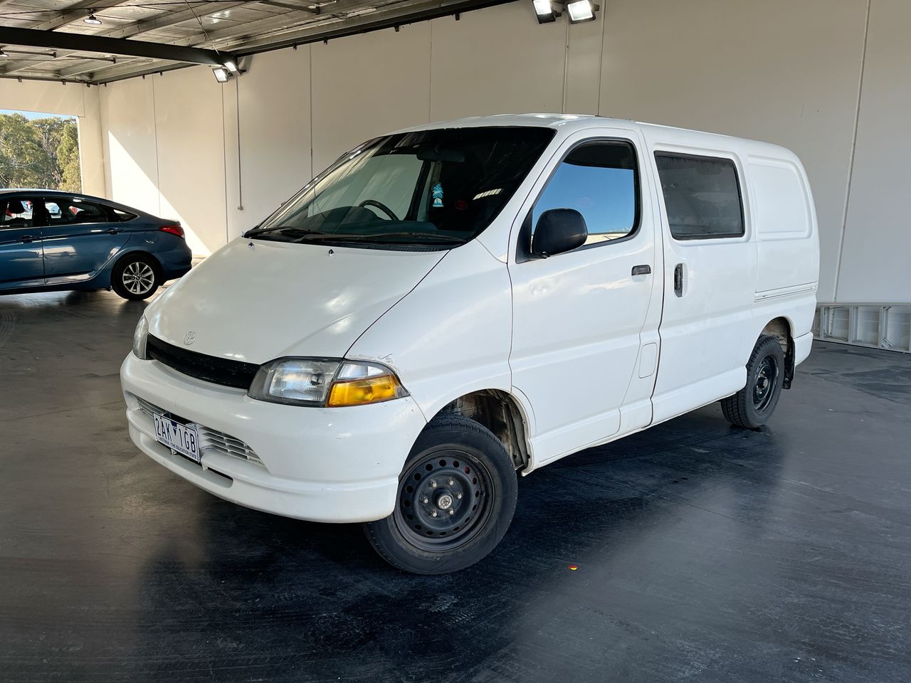 1998 Toyota Hiace SBV RCH12R Manual Van Auction (0001-21049907) | Grays ...