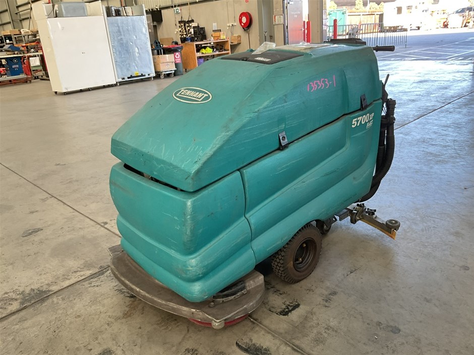 Unreserved - Tennant 5700 Scrubber and S20 Sweeper Sale