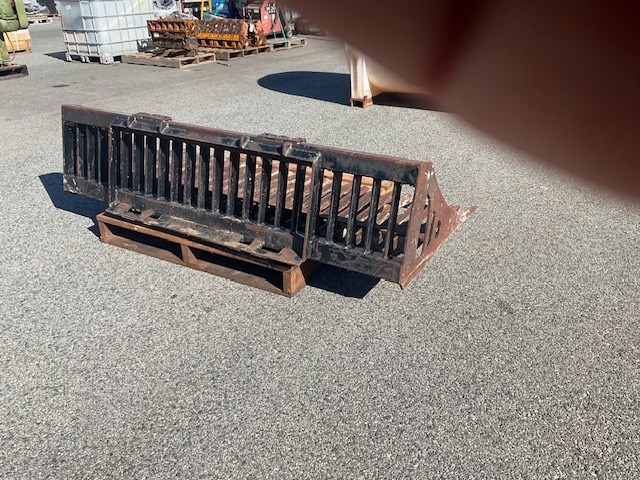 No Reserve Rake Bucket, Water Tank & More