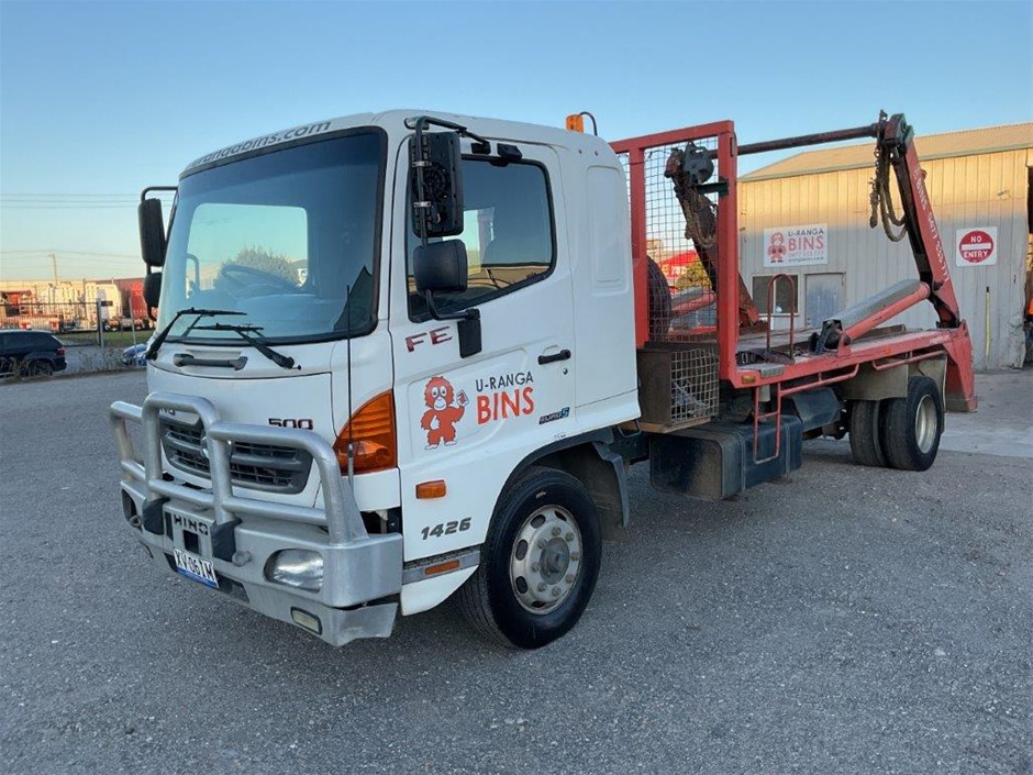2016 Hino FE500 4 x 2 Skip Bin Loader Auction (0001-3033768) | Grays ...