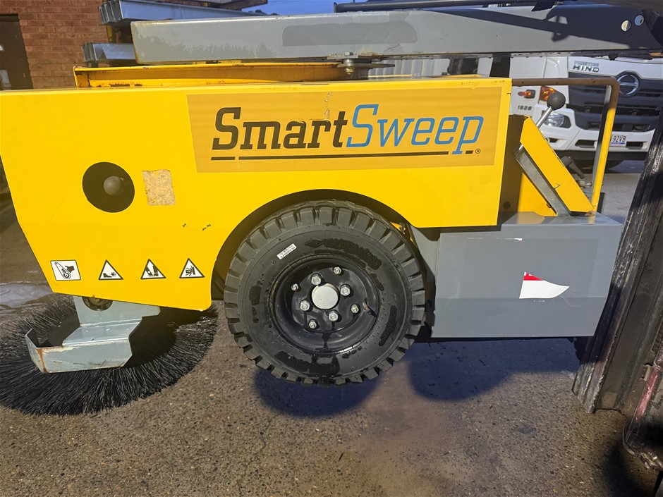 2018 SmartSweep 140TA2232 Forklift Floor Sweeper Attachment Auction ...