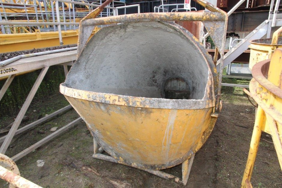 Concrete Kibble Hopper Auction (0061-5059853) | Grays Australia