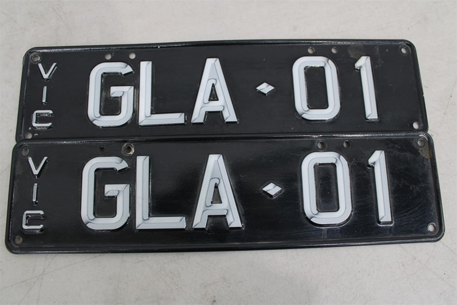 GLA01 - Black and White Number Plates Auction (0001-21050609) | Grays ...