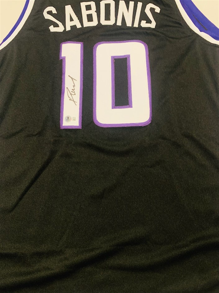 Domantas Sabonis Signed Jersey - Sacramento Kings Auction (0015-8020504 ...