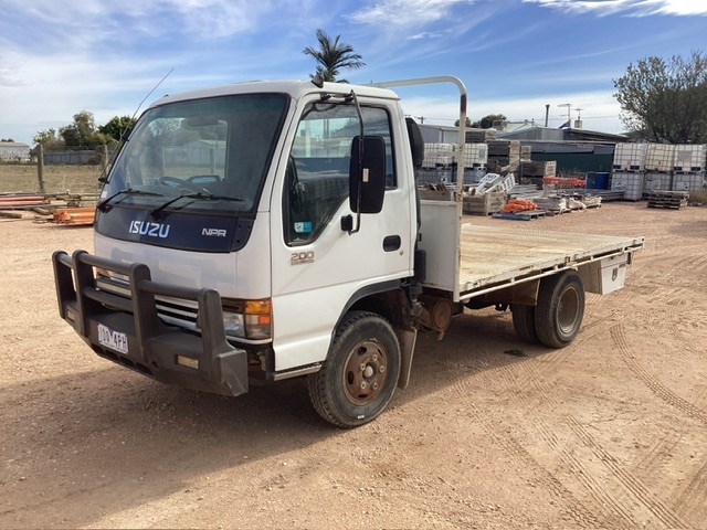 2001 Isuzu NPR 200 4 x 2 Tray Body Truck Auction (0022-3033596) | Grays Australia