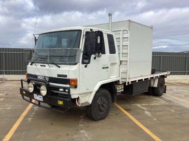 1990 Isuzu FSR 500 Medium 4 x 2 Tray Body Truck, 5TH wheeler Auction ...