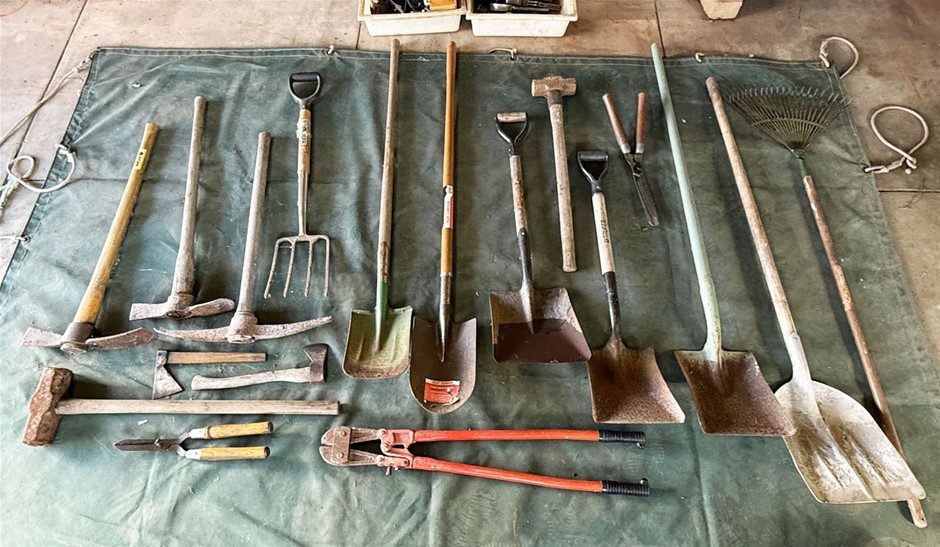 Assorted Garden Tools Auction (0037-5060240) | Grays Australia