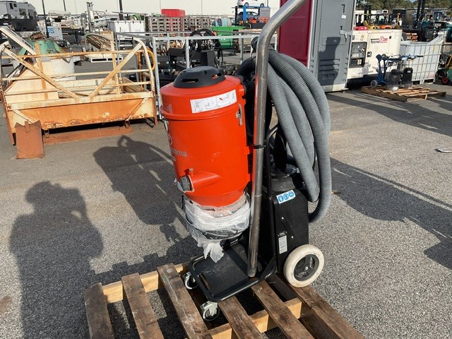 Husqvarna S26 Concrete Vacuum Cleaner Auction (0020-9061139) | Grays ...