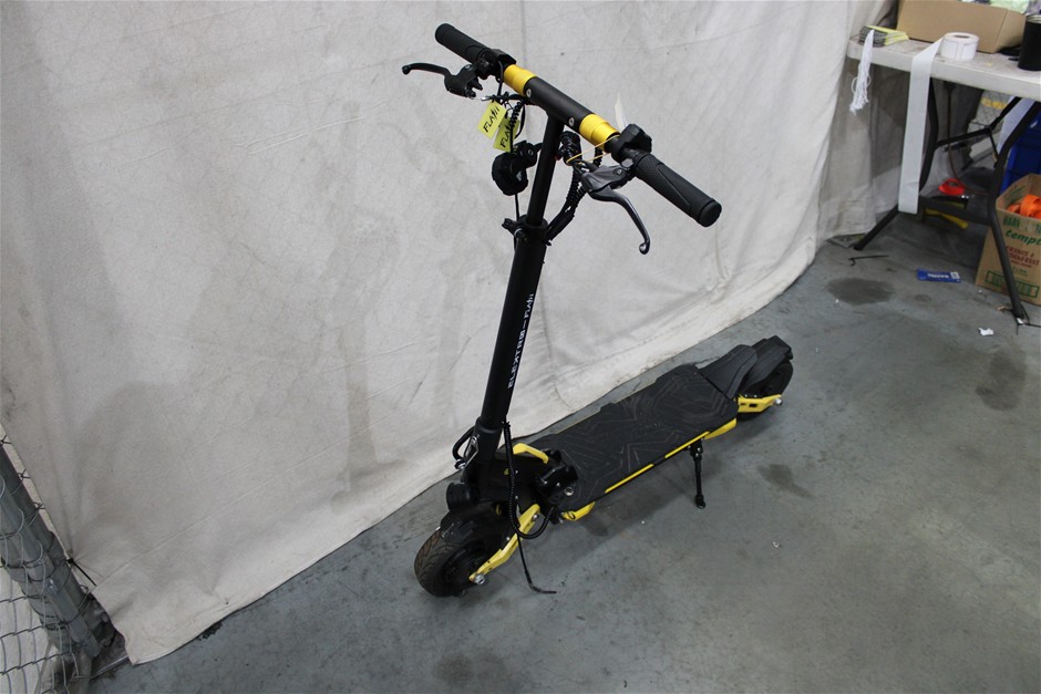 Elektro Flash Yellow/Black E-Scooter Auction (0022-9061300) | Grays ...