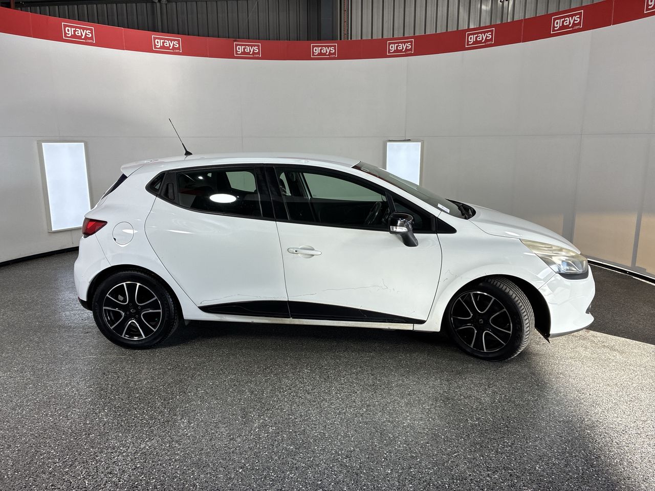 2015 Renault Clio Expression Automatic Hatchback Auction (0001-10349633 ...