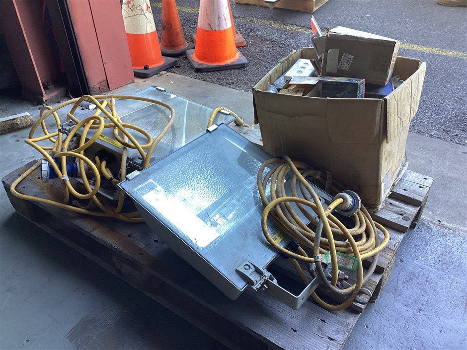 Flood Lights, Electrical Components and Sundry Items Auction (0003 ...