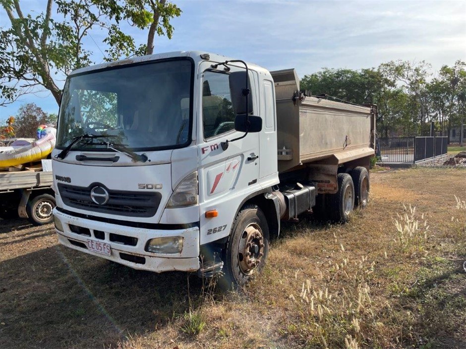 2009 Hino FM 500 2627 6 x 4 Tipper Truck Auction (0006-8020856) | Grays ...