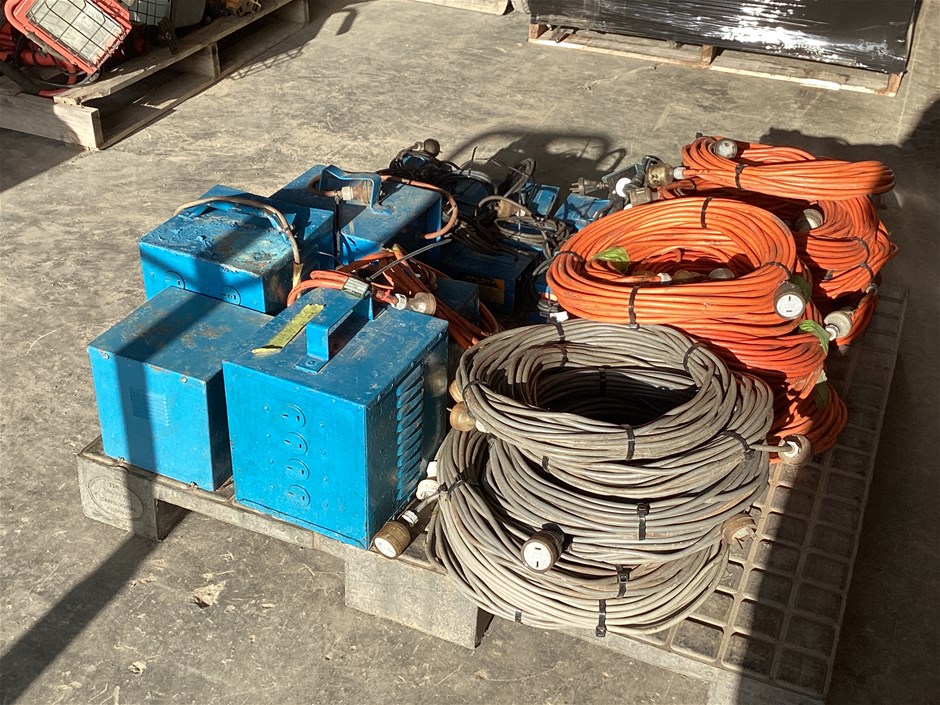 Step Down Isolation Transformer and 32volt Extension Leads Auction ...