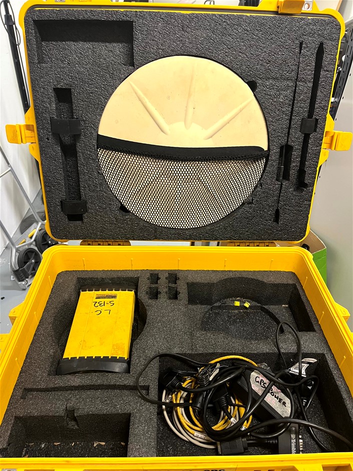 Trimble SPS 855 Base & Trimble Geodetic Zephyr Model 2 Antenna Auction ...