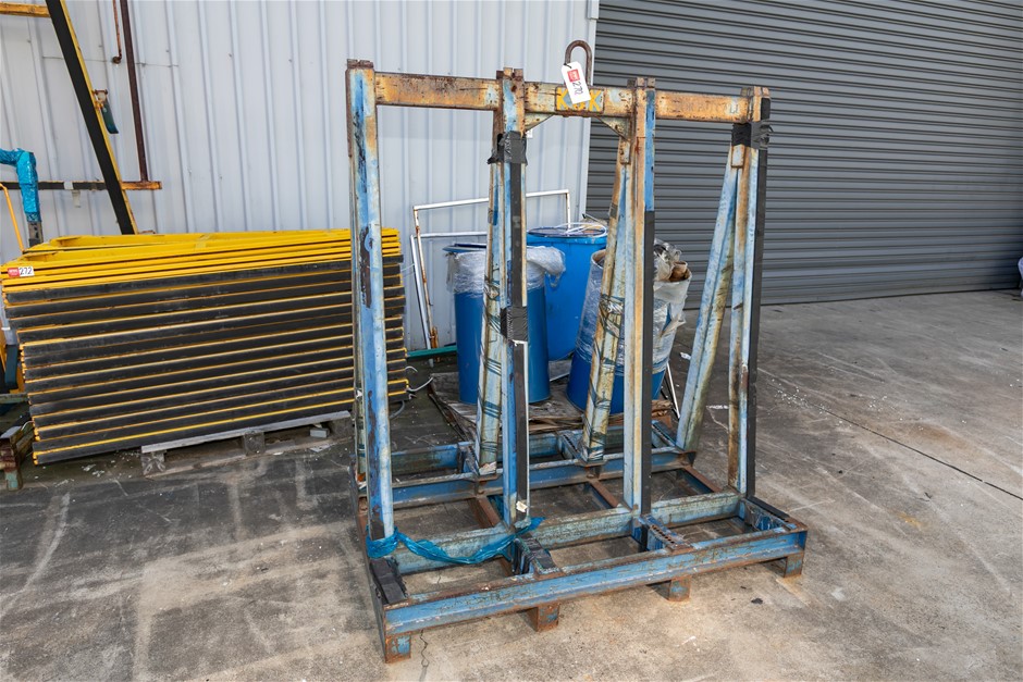 Dual Side Slope Back Glass Transport Stand Auction (0270-5060672 ...