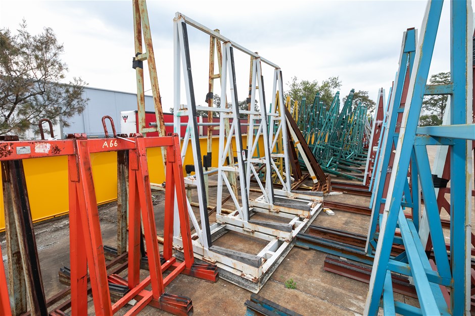 Single Side Slope Back Glass Rail Mount Stand Auction (0264-5060672 ...