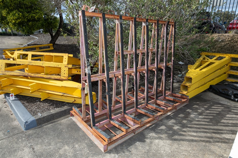 Dual Side Slope Back Glass Transport Stand Auction (0245-5060672 ...