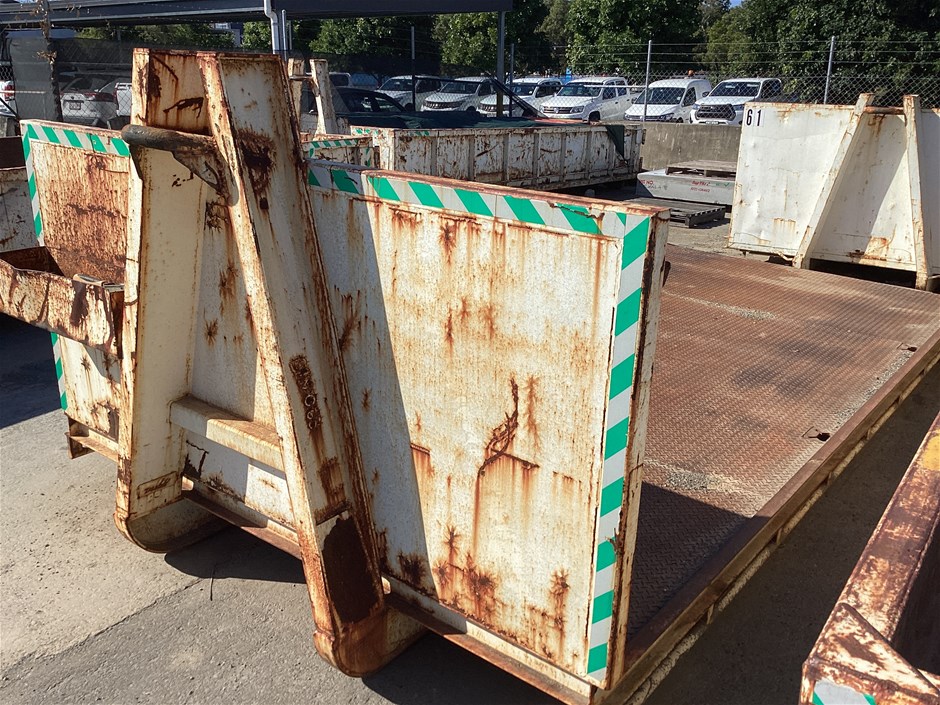 Steel Hook Lift Tray Auction (0014-7059695) | Grays Australia