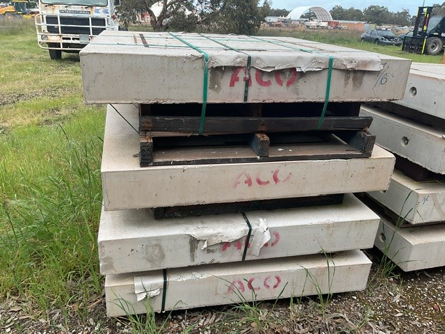 4 x Trafficable Manhole Covers Auction (0075-9063908) | Grays Australia