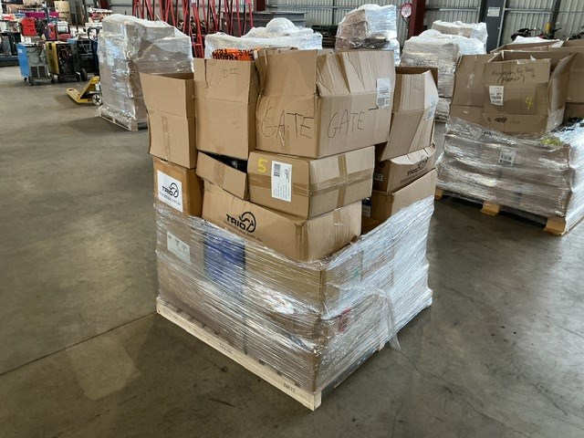 Pallet of Various Hinges And Latches Auction (0065-8021023) | Grays ...