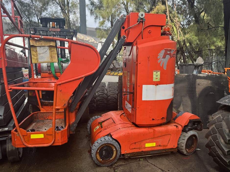 2014 Zhejiang DingLi Machinery Co MV095J Elevated Work Platform Auction ...