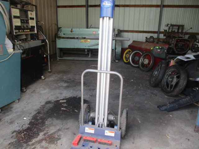 The Mule Lifter Auction (0149-3035668) | Grays Australia