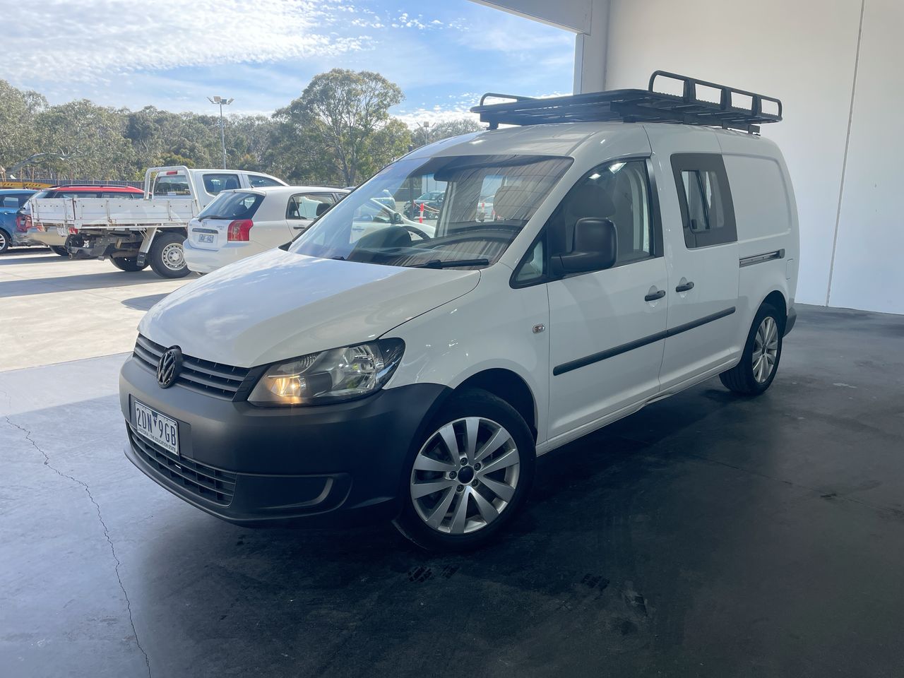 2015 Volkswagen Caddy TDI250 MAXI BLUEMOT. Turbo Diesel Automatic Van ...
