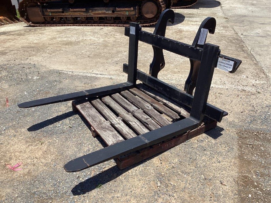 Caterpillar Loader Forks and Carriage (Pinkenba) Auction (0110-7060943 ...