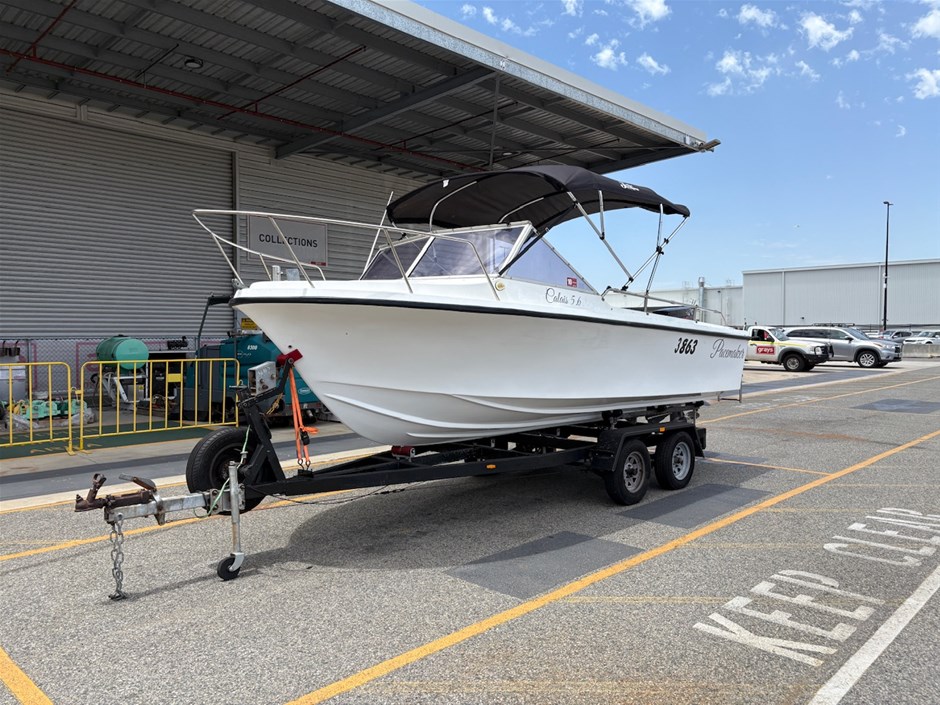 Pacemaker Calais 5.6 Power Boat Auction (0001-70010329) | Grays Australia