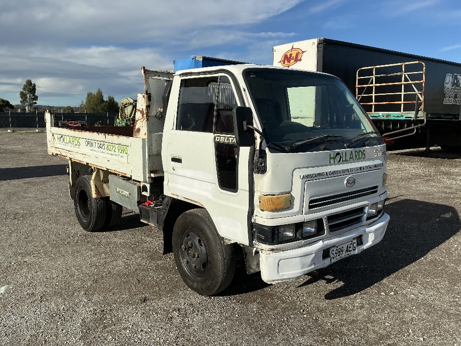2005 Daihatsu Delta V138-1 4x2 Tipper Auction (0001-23500318) | Grays ...